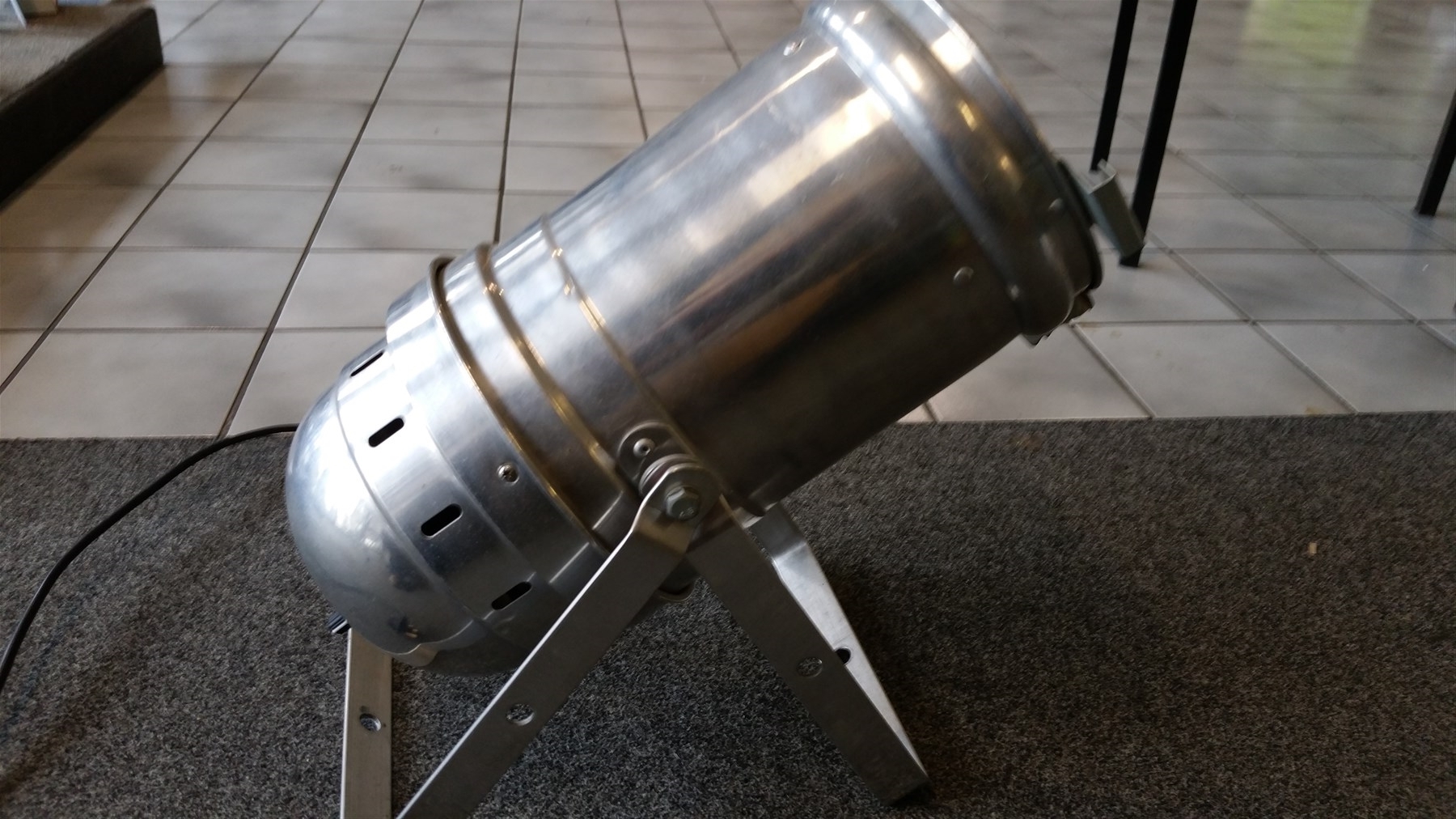 HW Audio:. Kam Lighting, Par 64 Powercan Tri 54w