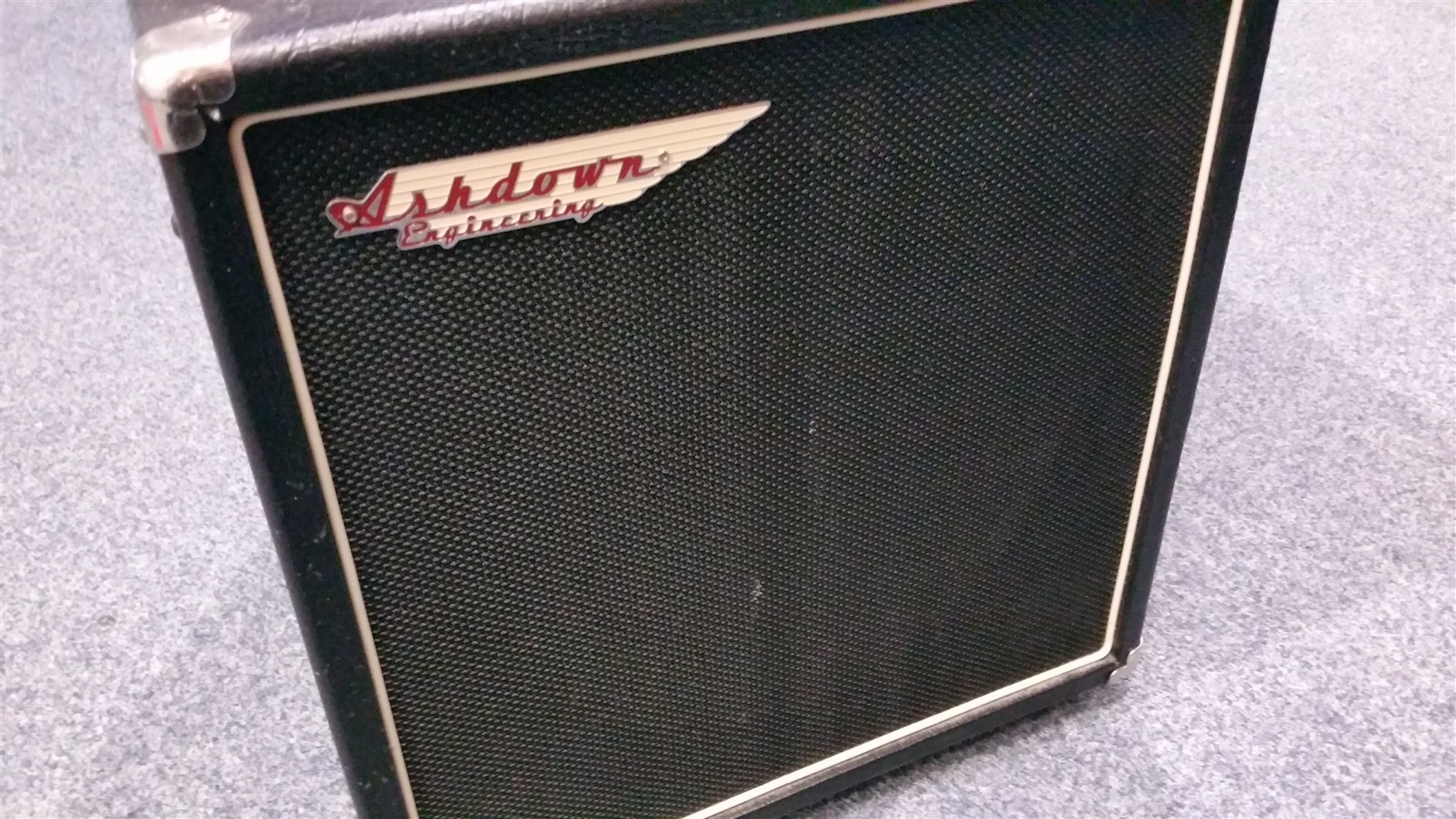 HW Audio:. Ashdown Perfect 10 Bass Guitar Combo - Used