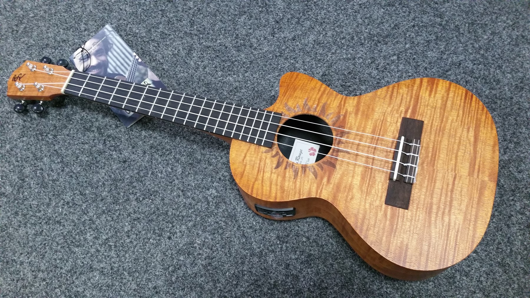 HW Audio:. Baton Rouge Ukulele V4 Laser Sun Soprano (BR-V4SSUN)