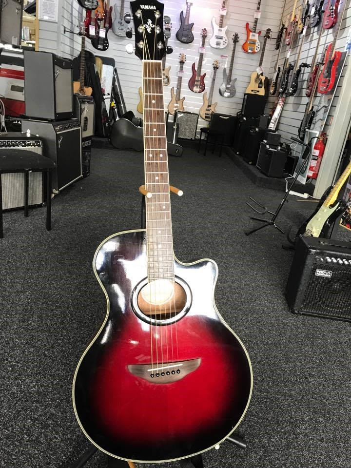 HW Audio:. Yamaha APX 500 III - Used, Red