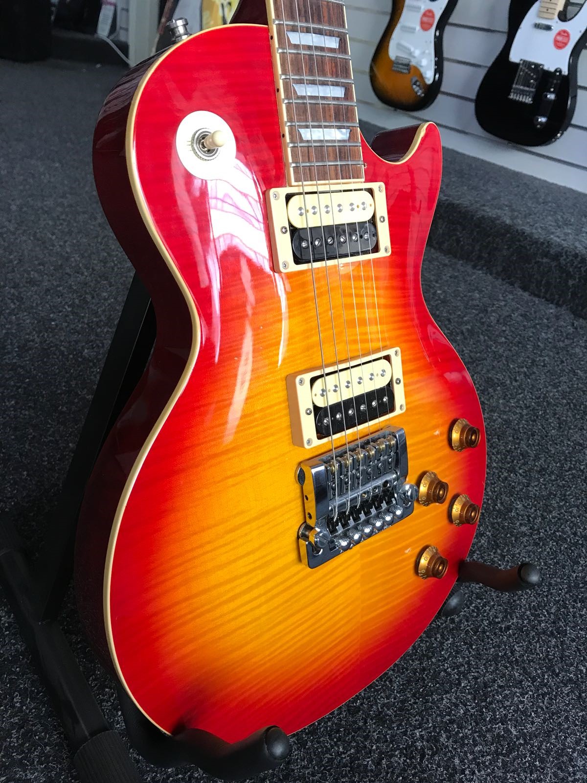 HW Audio:. Tokai 2002 Japanese Les Paul - Used, Cherry Sunburst