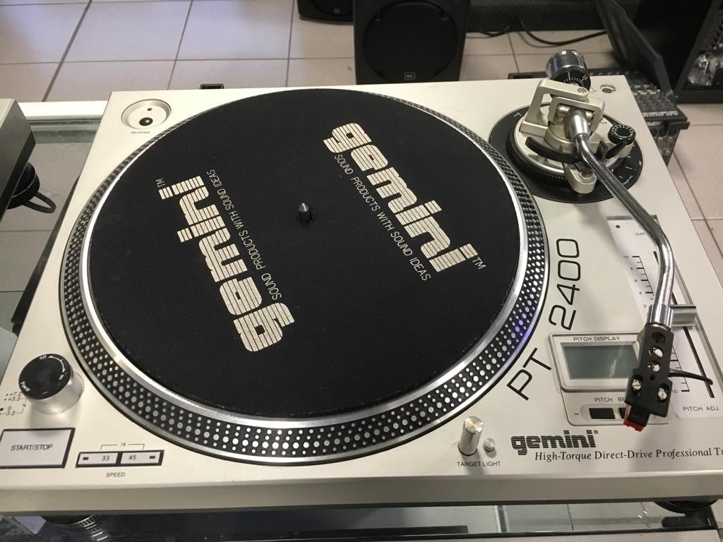 HW Audio:. Gemini Turntable PT-2400 - Used