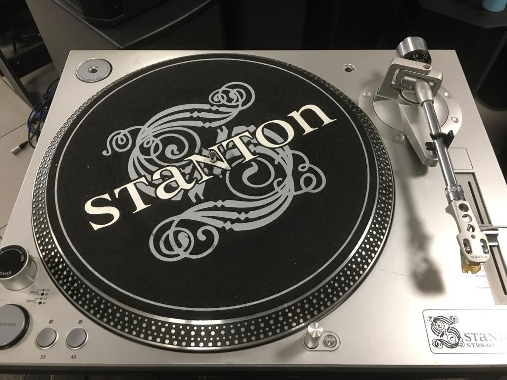 HW Audio:. Stanton STR-8-60 Turntable - Used, Silver