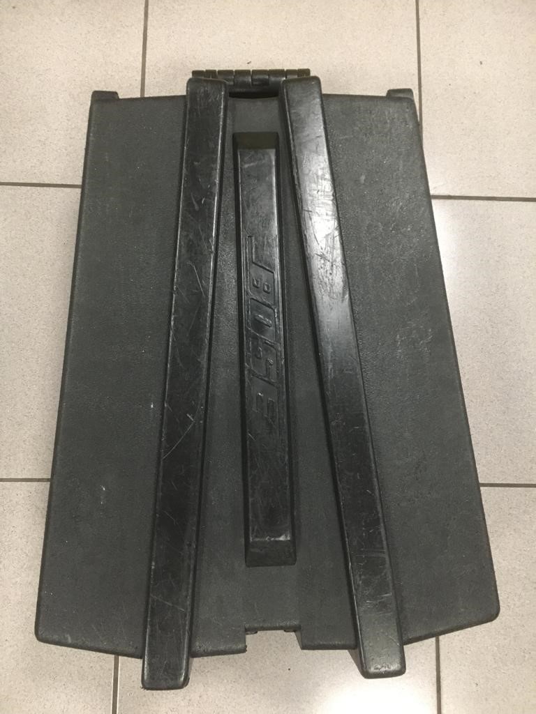 HW Audio:. Bose 402 with Controller and Case - Used, Black