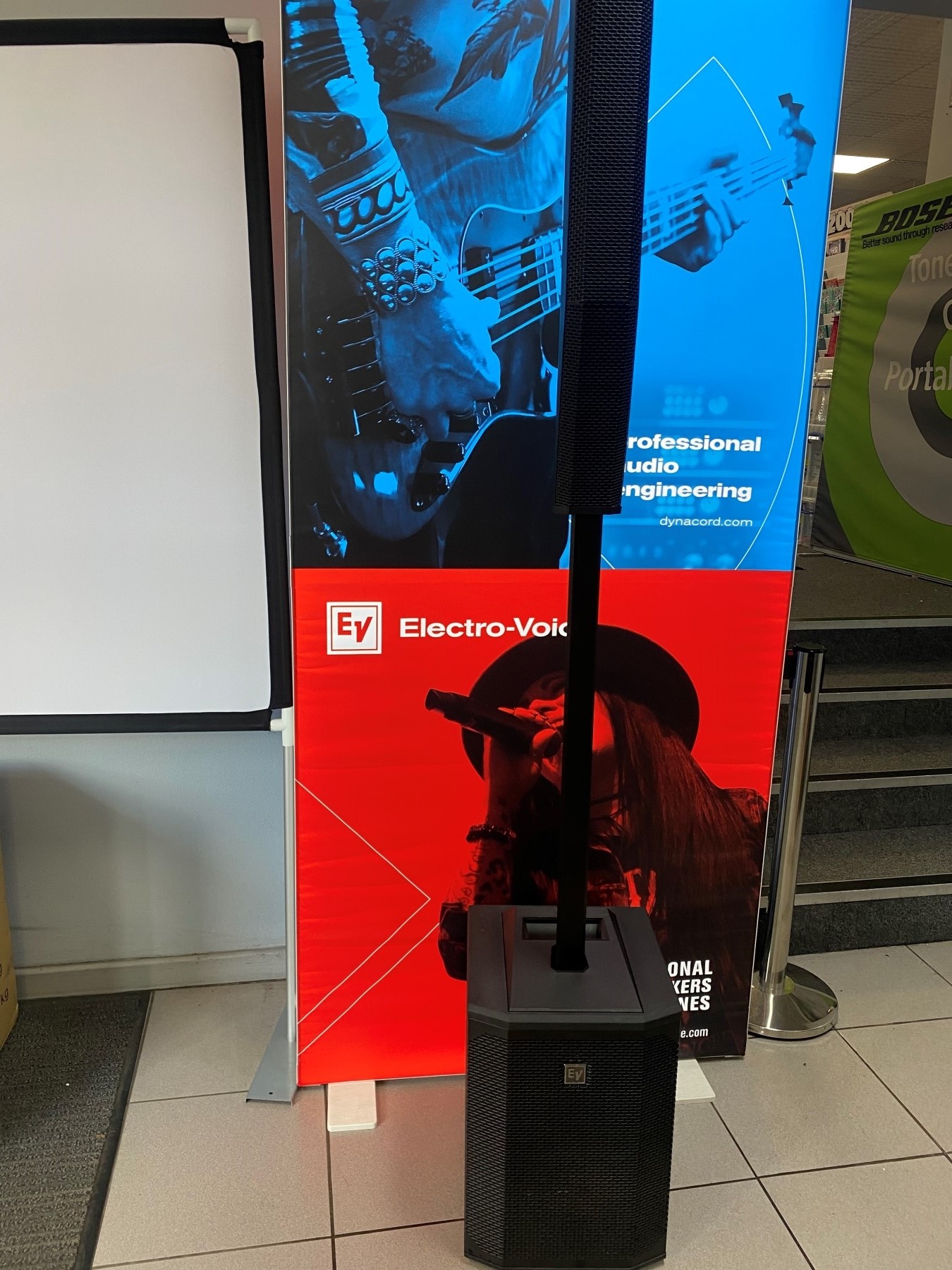 HW Audio:. Electrovoice Evolve 50 Active Line Array - Used, Black