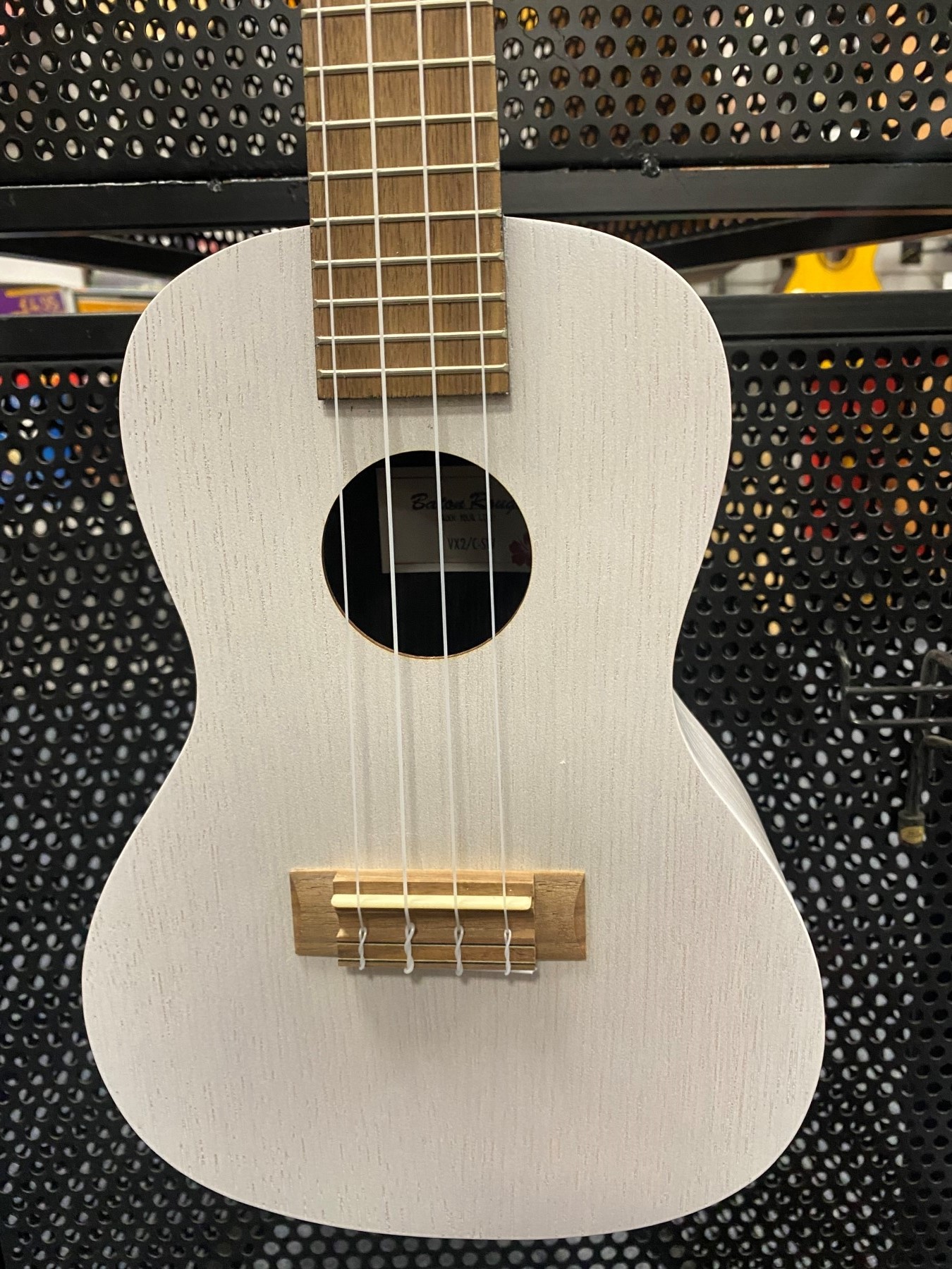 HW Audio:. Baton Rouge Vx2 Concert Ukulele, Snow White