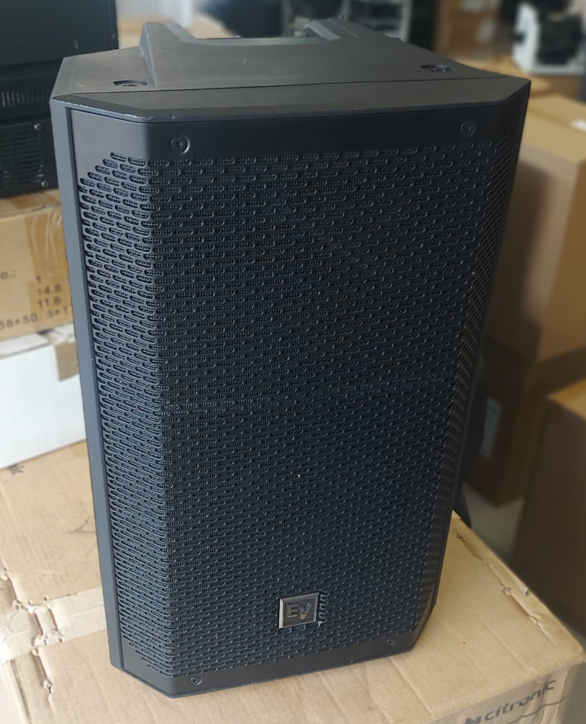 HW Audio:. Electrovoice EV ELX200-10P Active Speaker - Used