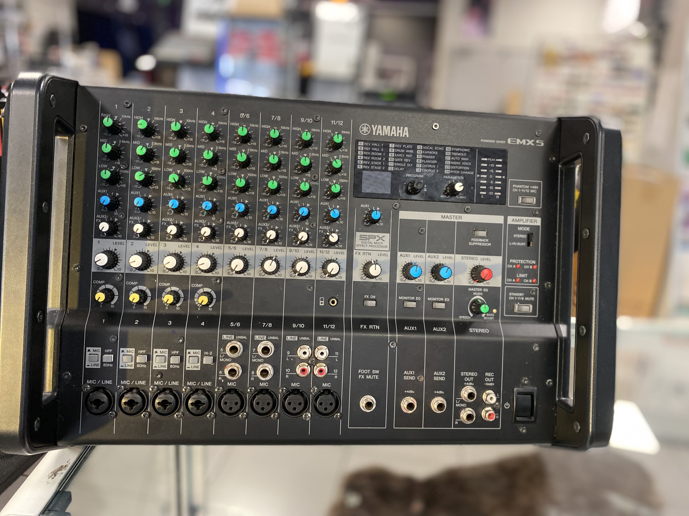 HW Audio:. Yamaha Emx 5 Powered Box Mixer - Used, BLACK, Pre Owned