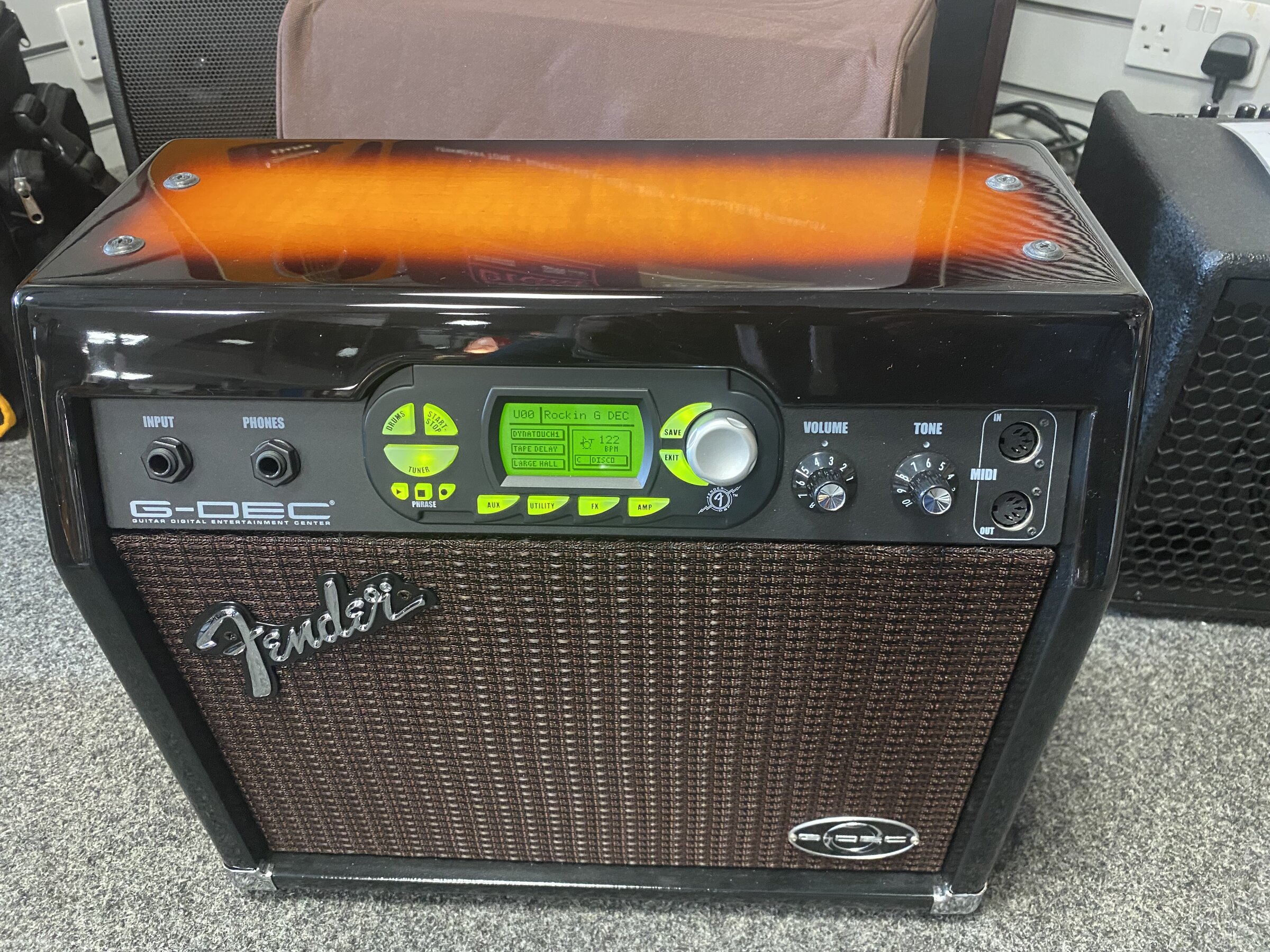 HW Audio:. Fender PR520 G Dec Wood Guitar Combo - Used, Sunburst