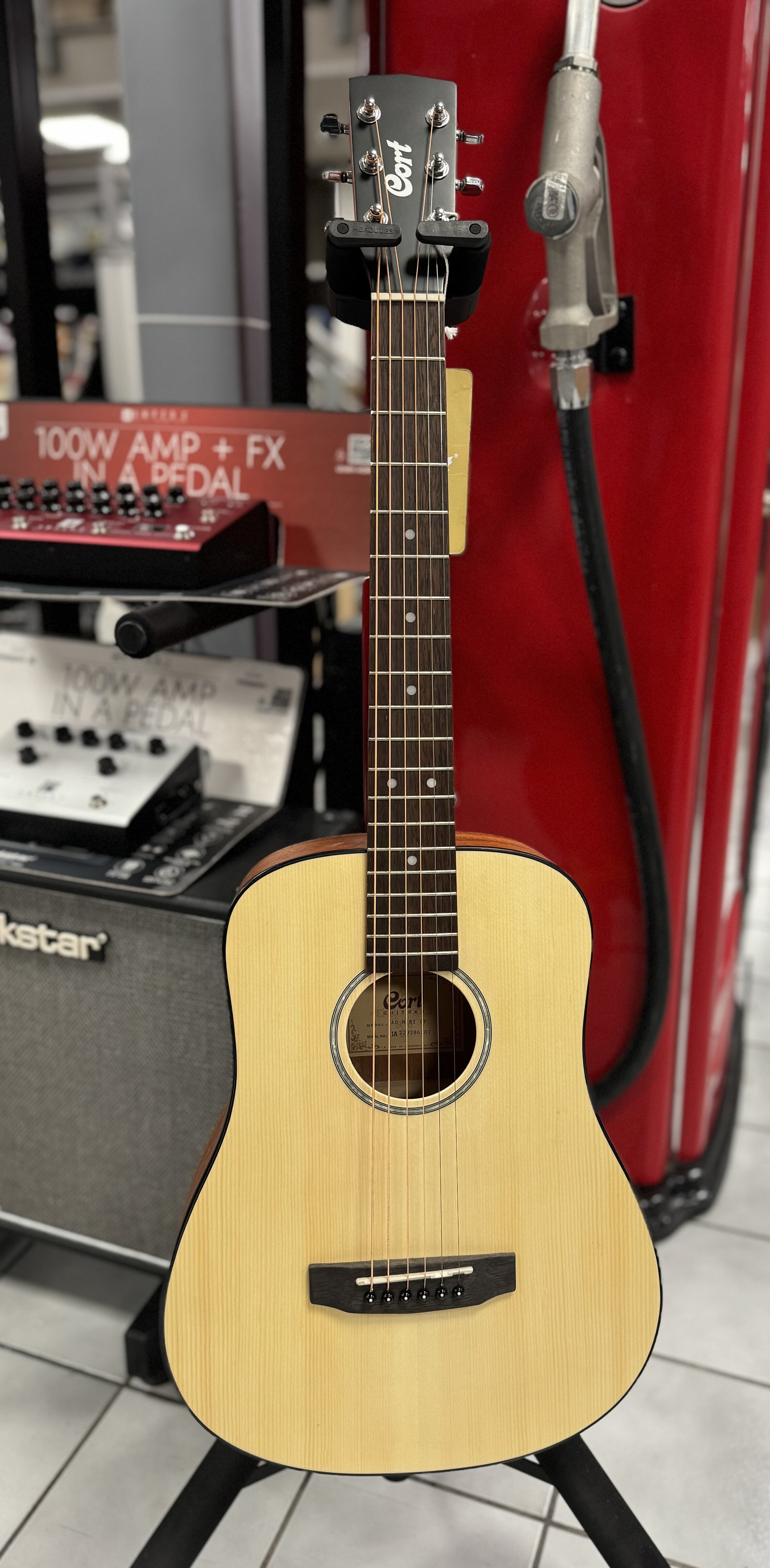 HW Audio:. Cort Ad Mini Op Travel Gutar - Used