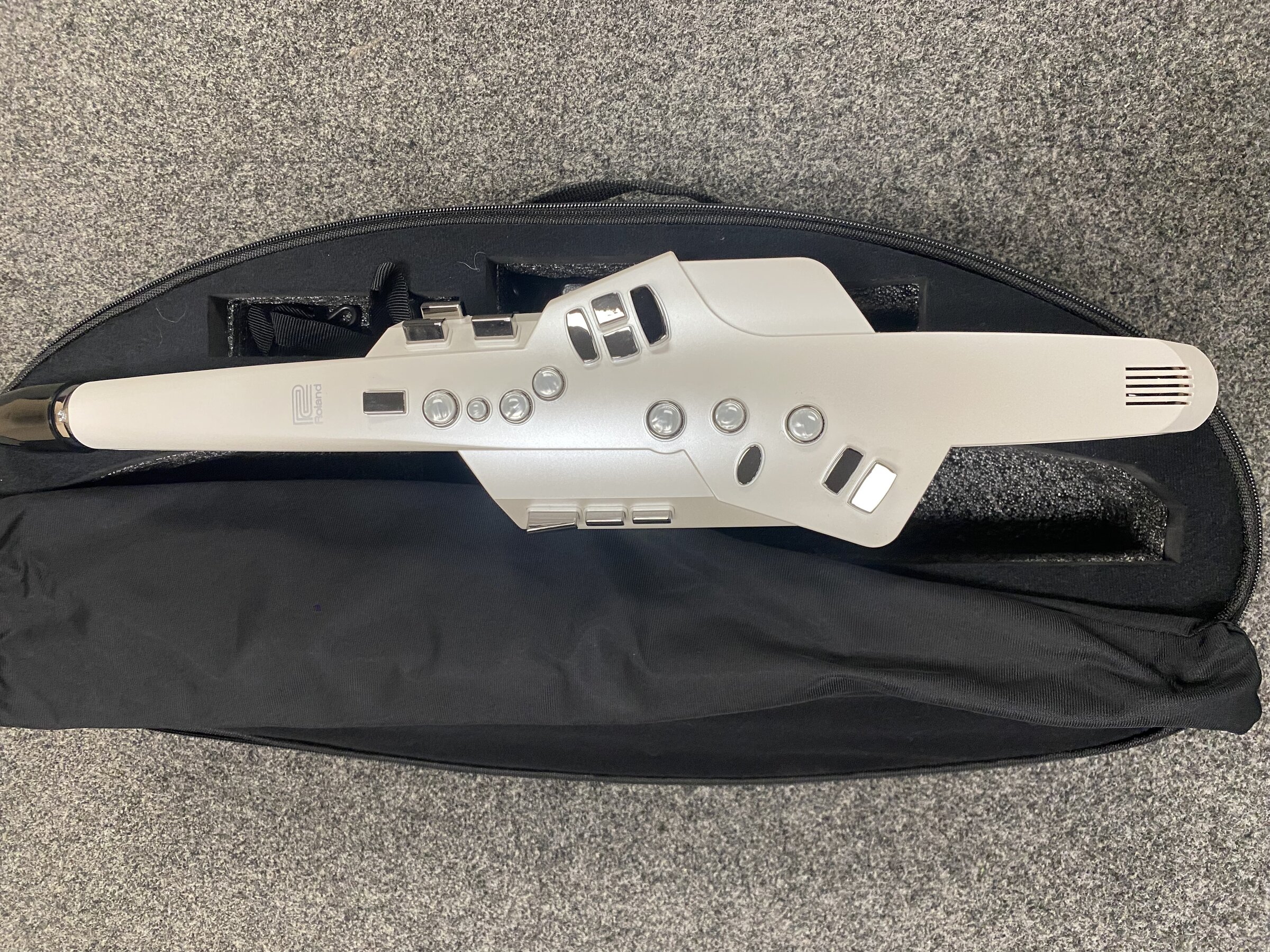 HW Audio:. Roland Aerophone AE10, Mint - Used, White