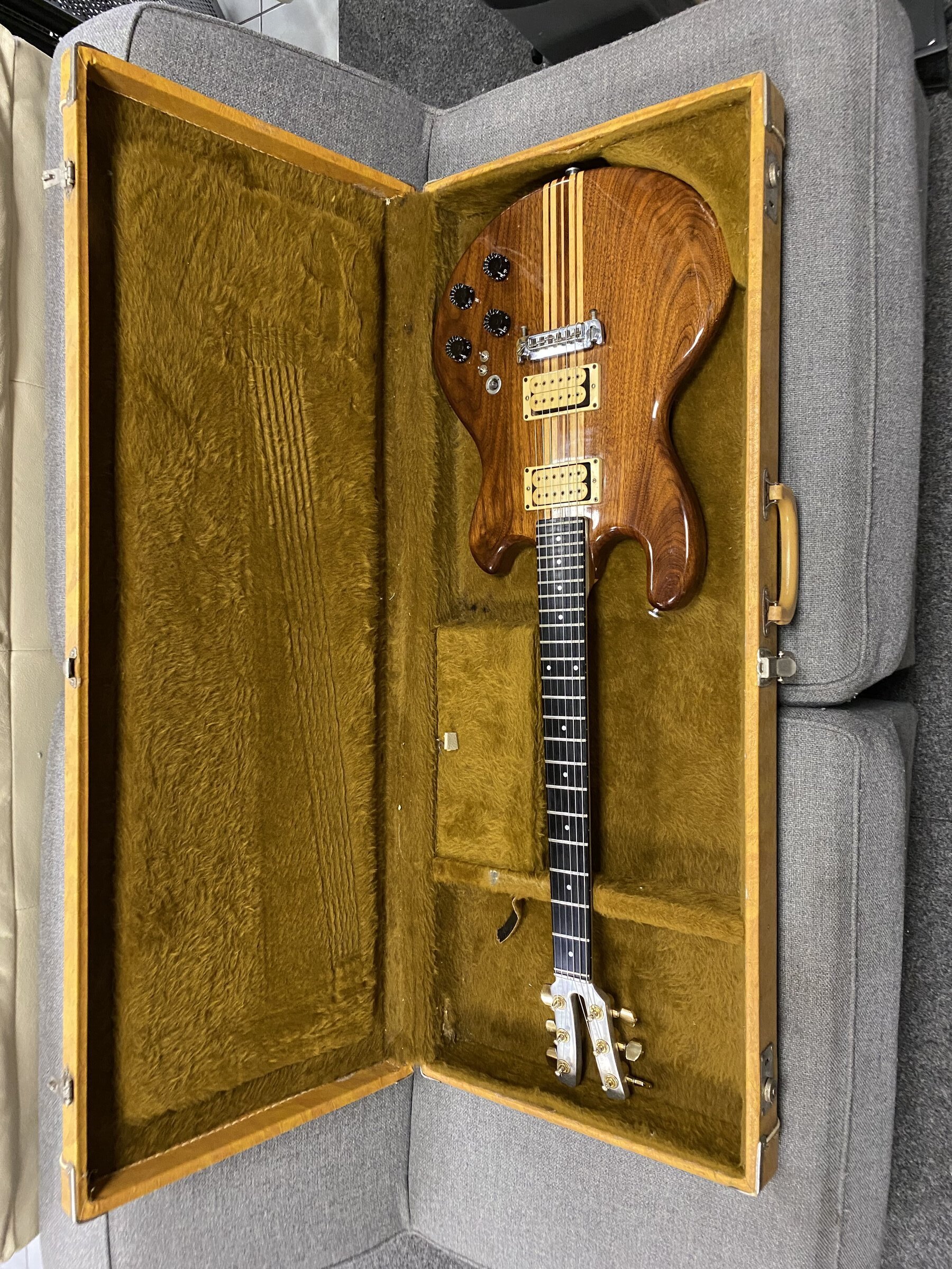 HW Audio:. Kramer DMZ 2000 Electric Guitar - Used, Nat